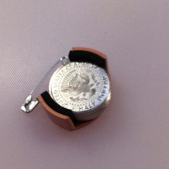 Coin Holder-Professional-US 50 cent size – Viking Magic